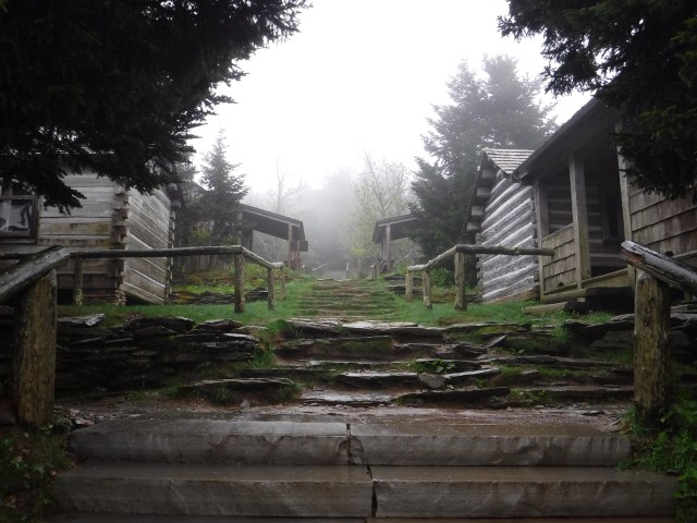 LeConte Lodge – cabins, llamas & mountaintop views | Julie Dodd