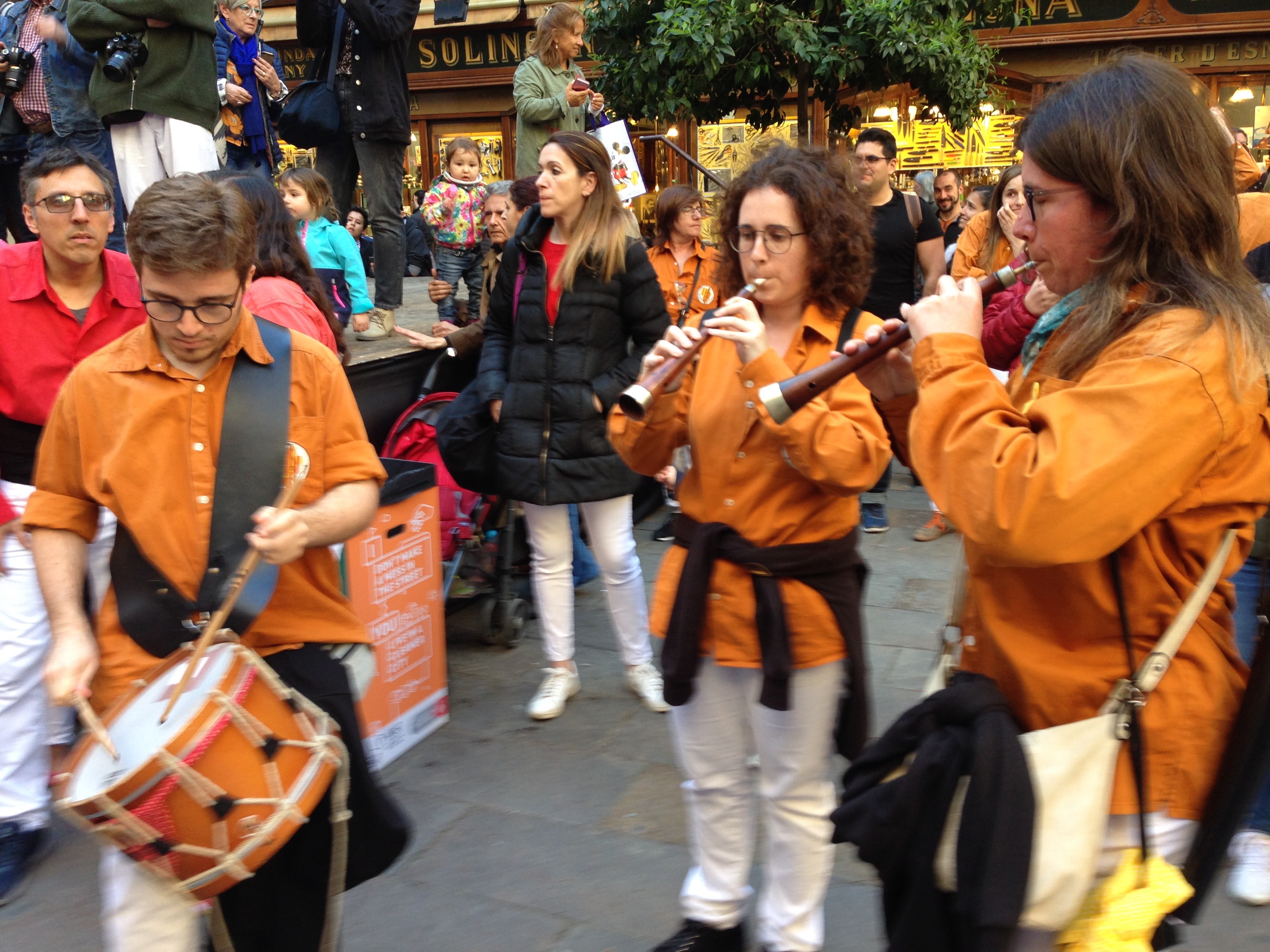 Castellers build human towers | Julie Dodd